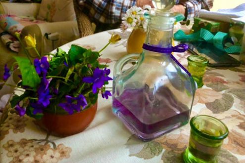 Licor de violetas para celebrar el 8-M en casa - VVS | VVS